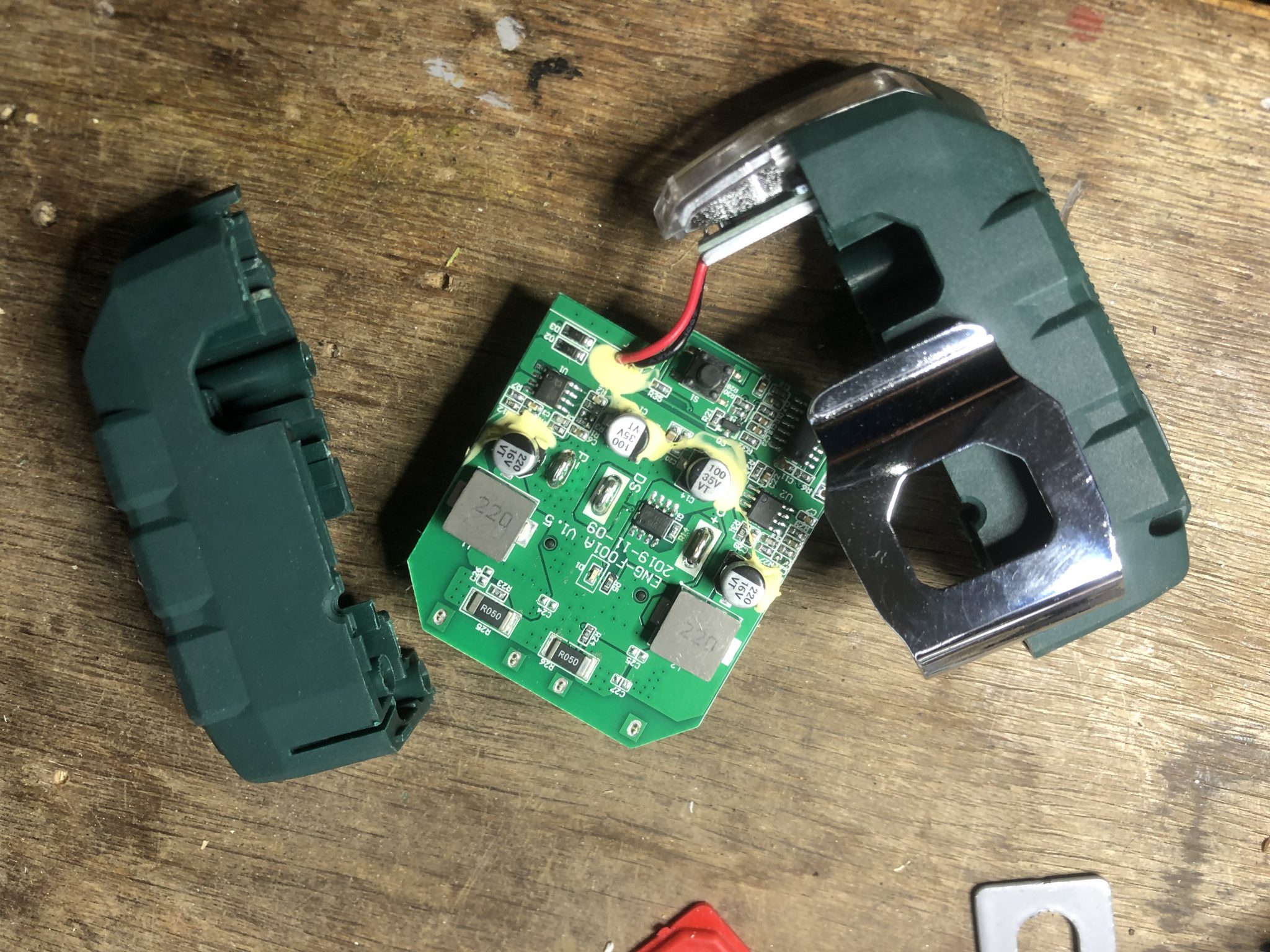 Parkside Akku-Adapter PAA 20-LI öffnen | Johannes' Blog